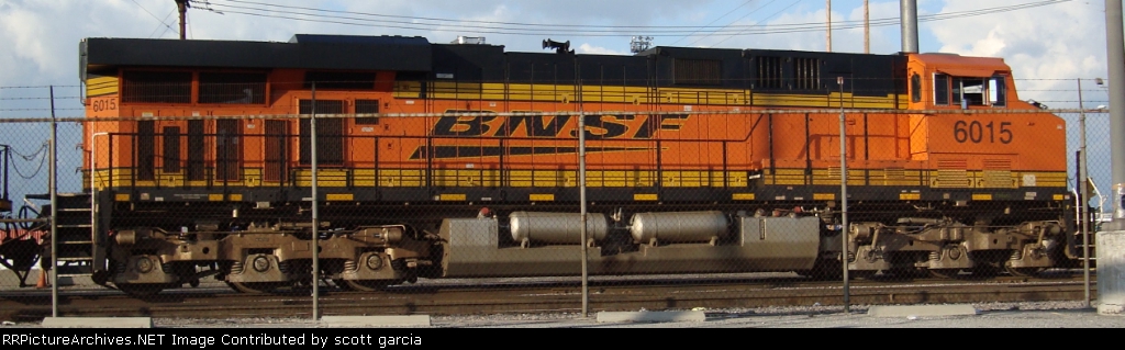 BNSF 6015